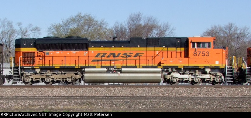 BNSF 8753